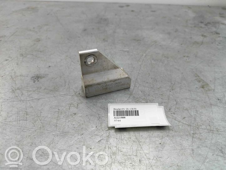 32221888 Volvo XC60 Radiator support slam panel bracket, 9.77 € | RRR