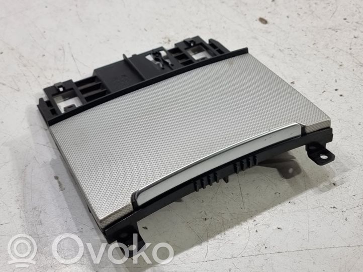 4G0863273 Audi A6 C7 Garniture de cendrier avant, 20.00 € | OVOKO