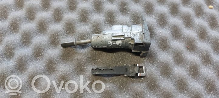 3C0837167B Volkswagen PASSAT B6 Front door lock (next to the handle ...