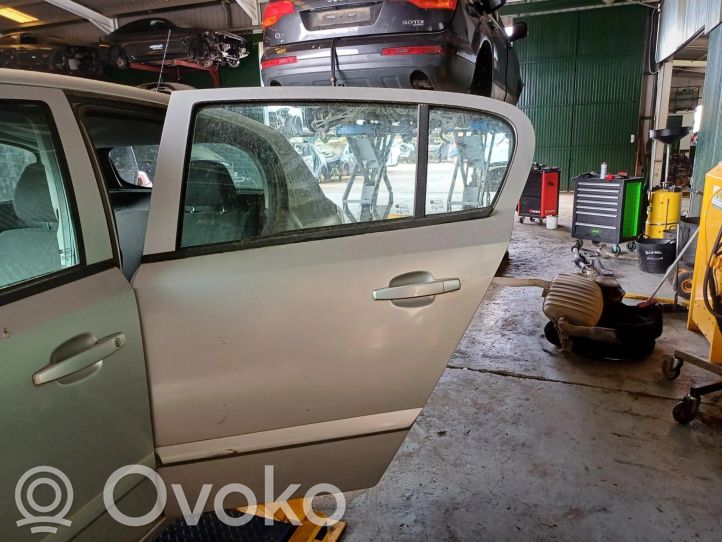 Opel Astra H Rear door, 67.09 € | RRR