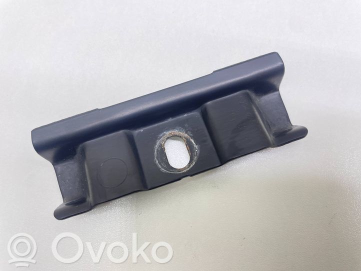 A2046280041 Mercedes-Benz C W204 Boîte de batterie, 6.80 € | OVOKO