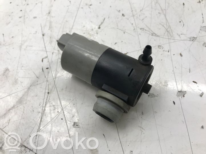 8533002030 Toyota Avensis T270 Windscreen/windshield washer pump, 6.90 ...