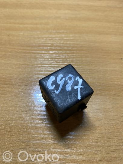 A0025421319 Mercedes-Benz S W220 Other relay, 10.00 € | RRR