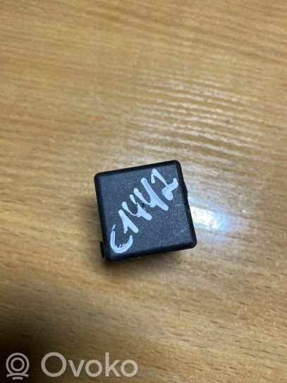 A0025421319 Mercedes-Benz SL R129 Other relay, 10.00 € | RRR