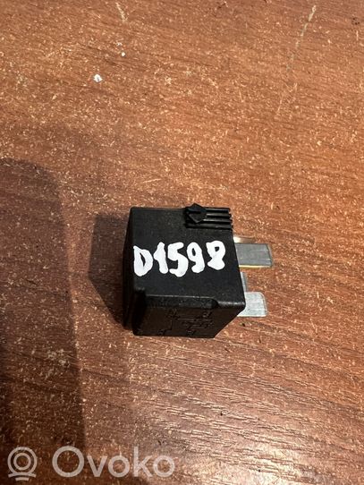 A0025421319 Mercedes-Benz E W210 Other relay, 10.00 € | RRR