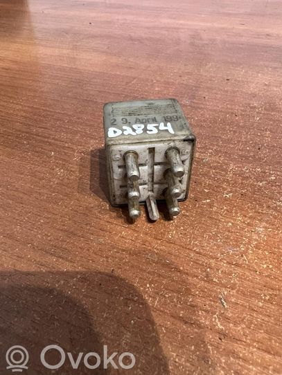0015427819 Mercedes-Benz SL R129 Other relay, 10.00 € | RRR