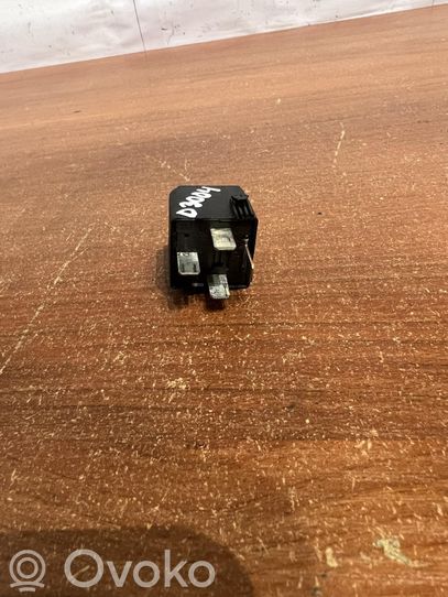 A0025421319 Mercedes-Benz E W210 Other relay, 10.00 € | RRR