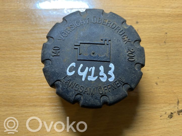 2105010815 Mercedes-Benz S W220 Vase d'expansion / bouchon de réservoir ...