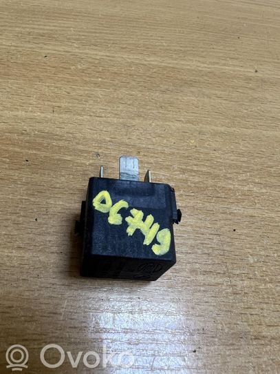 A0025421319 Mercedes-Benz S W220 Other relay, 10.00 € | RRR