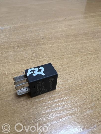 0035420219 Mercedes-Benz Sprinter W906 Other relay, 10.00 € | RRR