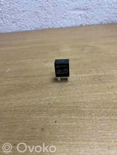 0035420419 Mercedes-Benz Vito Viano W447 Other relay, 13.00 € | RRR