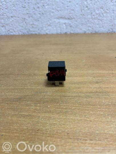 A0025421319 Mercedes-Benz E C207 W207 Other relay, 13.00 € | RRR
