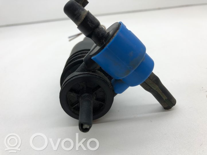 PA6GBGF30 Volkswagen Golf IV Windscreen/windshield washer pump, 5.15 ...