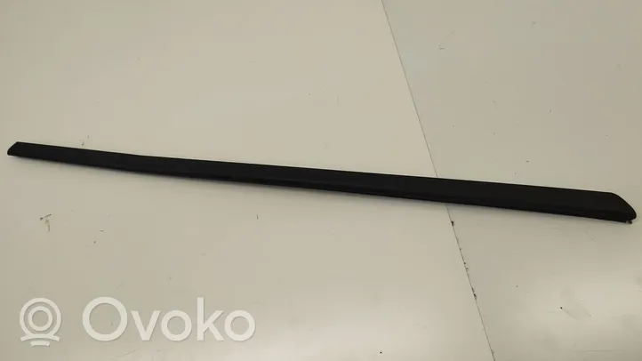 8T0854327A Audi S5 Windshield trim, 7.00 € | RRR