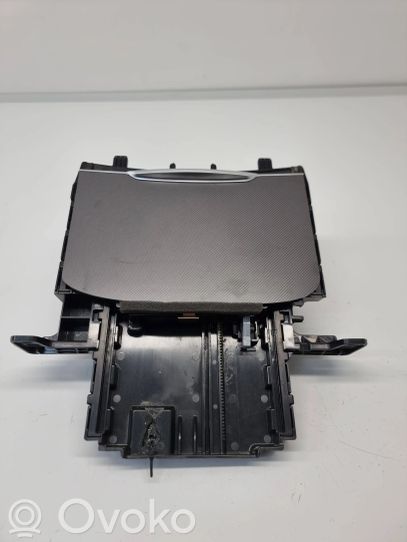 01829385B83 Alfa Romeo Giulia Cup holder front, 35.00 € | RRR