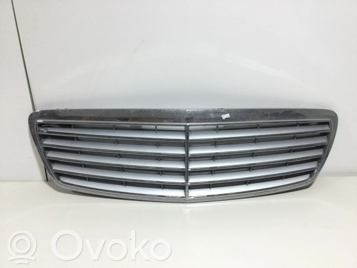 A2118800383 Mercedes-Benz E W211 Front grill, 20.00 € | RRR