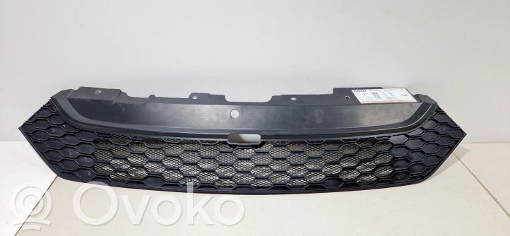 5801587018 Iveco Daily 6th gen Front bumper upper radiator grill, 120. ...