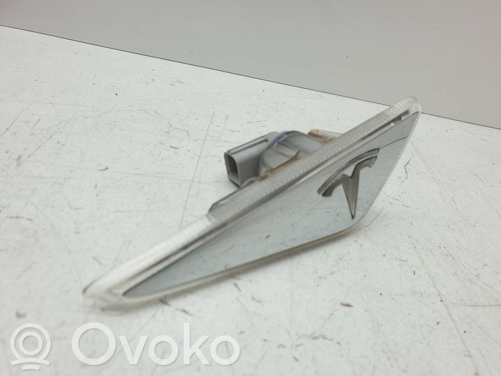 6007699 Tesla Model S Side fender camera, 33.00 € | RRR