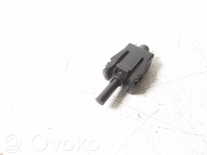 A0015458714 Mercedes-Benz E C207 W207 Contacteur frein de stationnement ...