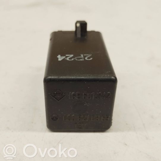 0008210863 Mercedes-Benz W123 Other relay, 10.00 € | RRR