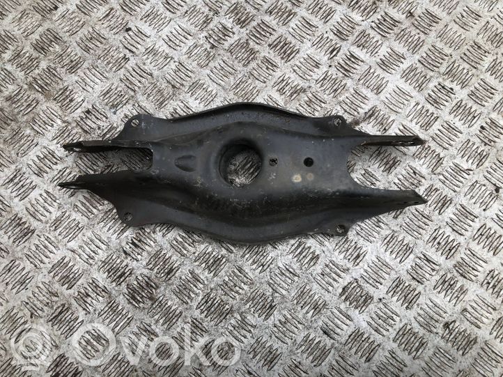 A2053521900 Mercedes-Benz C W205 Triangle bras de suspension supérieur ...