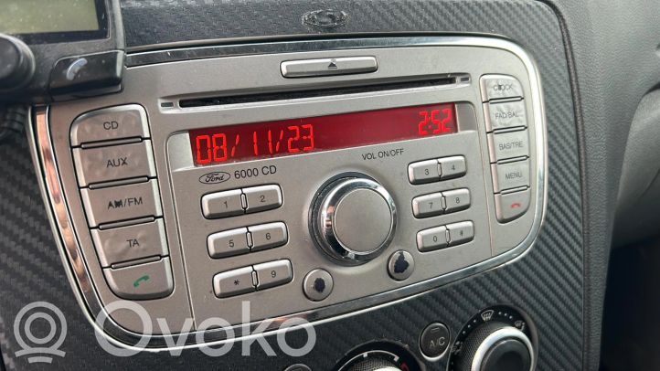 8M5T18C815AB Ford Focus Radio/CD/DVD/GPS head unit, 18.00 € | RRR