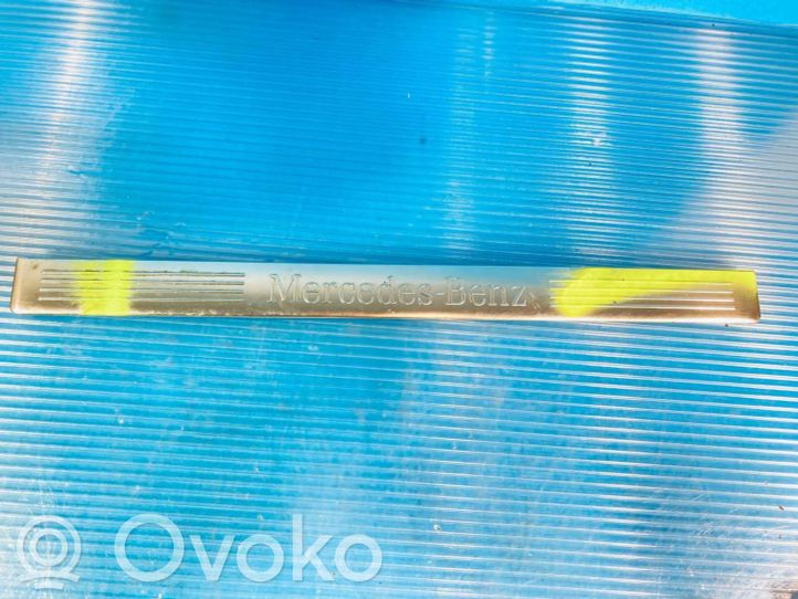 2126860936 Mercedes-Benz E W212 Front sill trim cover, 5.00 € | RRR
