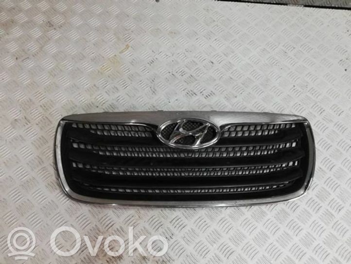 865612B710 Hyundai Santa Fe Front bumper upper radiator grill, 58.82 ...