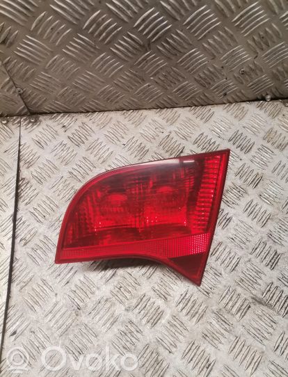 8e9945094 Audi A4 S4 B7 8E 8H Aizmugurējais lukturis virsbūvē, 5.00 € | RRR