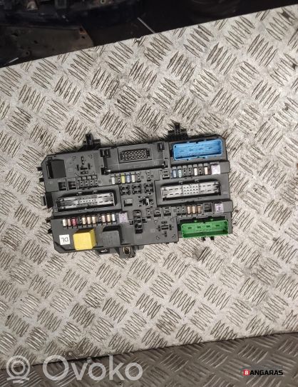 13180775 Opel Astra H Module de fusibles, 10.00 € | OVOKO