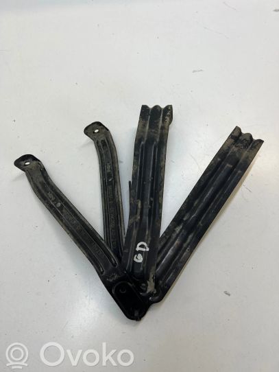 Mini Cooper Countryman R60 Fuel tank mounting bracket, 25.00 € | RRR