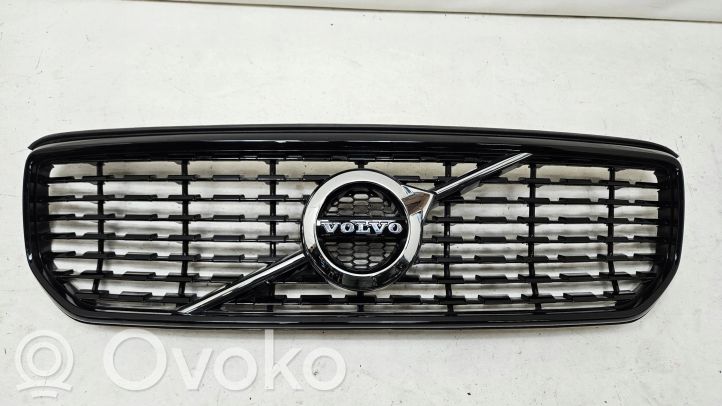 31457346 Volvo XC40 Front bumper upper radiator grill, 258.56 € | RRR