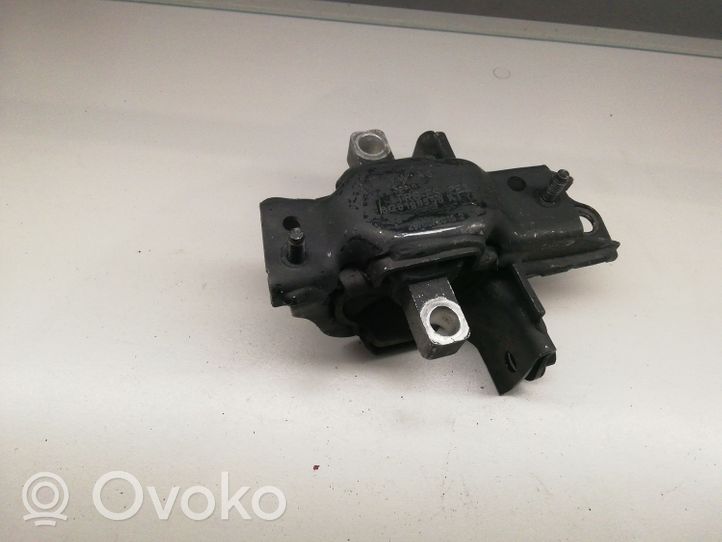 6Q0199555AT Volkswagen Polo IV 9N3 Engine mount bracket, 30.00 € | RRR