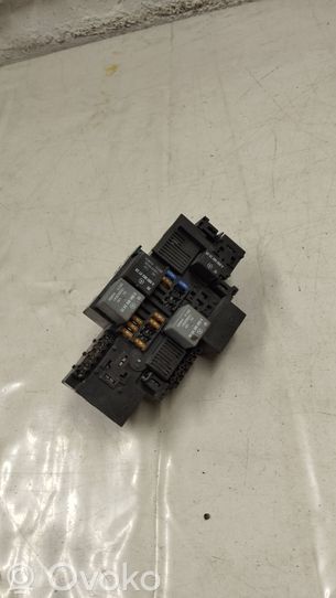 A2229063202 Mercedes-Benz GLC X253 C253 Boîte à fusibles, 15.00 € | OVOKO