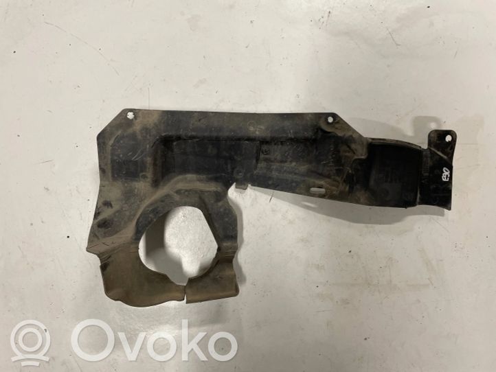 51717131712 BMW 3 E90 E91 Priekinės važiuoklės dugno apsauga, 10.00 € | RRR