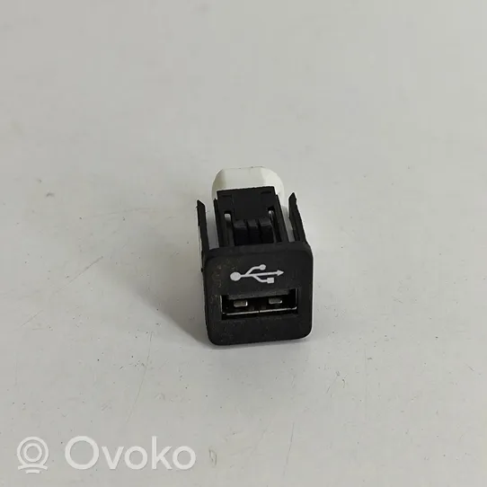 9229294 BMW X3 G01 USB socket connector, 11.00 € | RRR