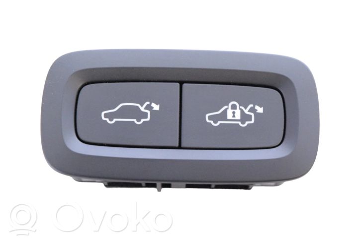 31674801 Polestar 2 Tailgate/boot open switch button, 21.00 € | RRR