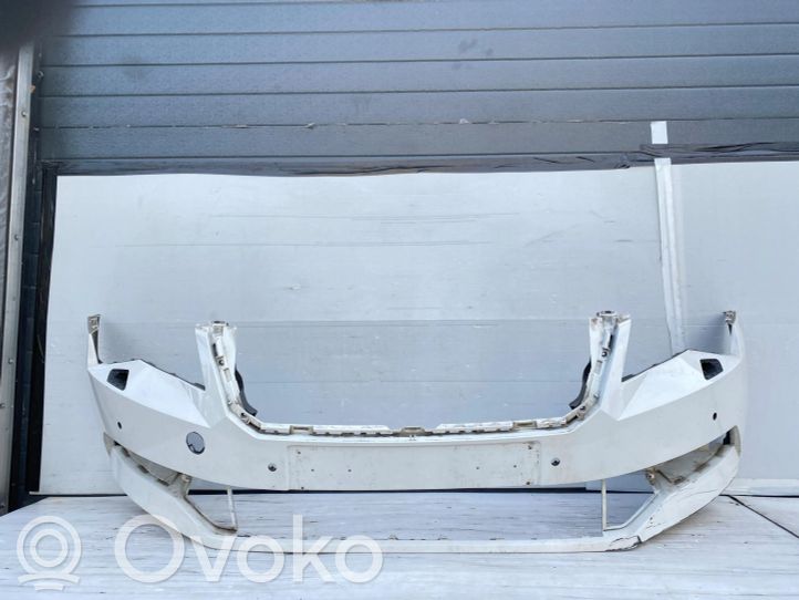 3V0807221 Skoda Superb B8 (3V) Front bumper, 46.12 € | RRR