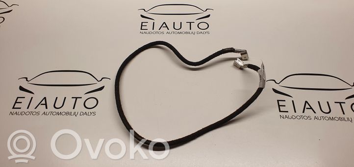 2124405732 Mercedes-Benz E AMG W212 EUR ISO radio connector, 14.24 € | RRR