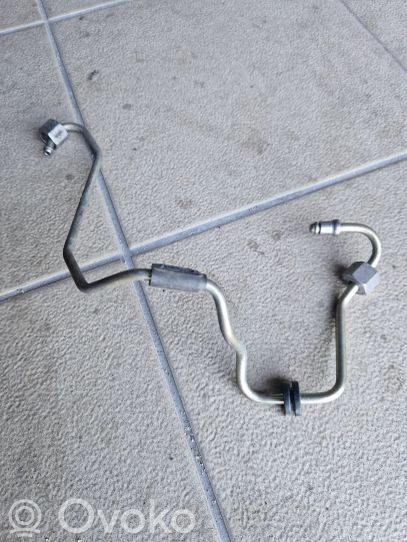 Toyota Avensis T270 Fuel injector supply line/pipe, 9.99 € | RRR