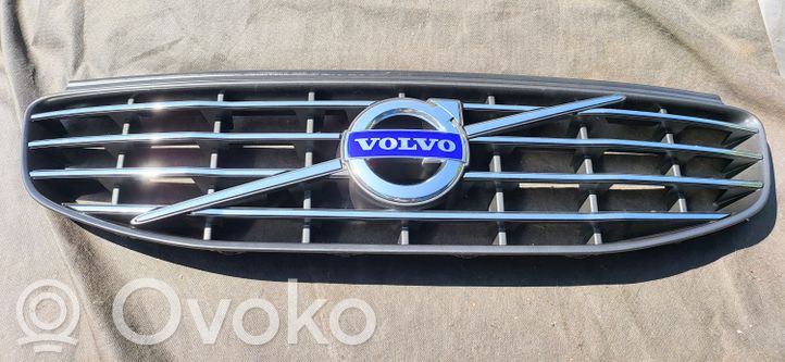 31333832 Volvo XC60 Front bumper upper radiator grill, 160.00 € | RRR