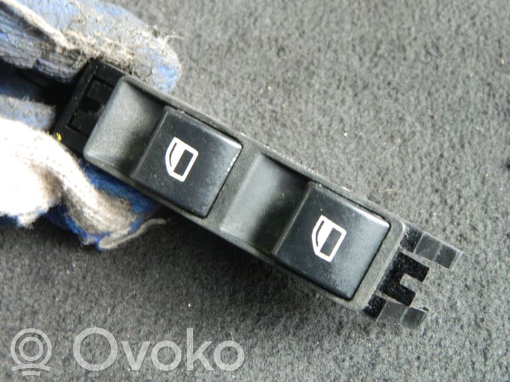 8381512 BMW 3 E46 Electric window control switch, 12.01 € | RRR