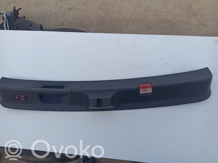 A2537401300 Mercedes-Benz GLC X253 C253 Tailgate trim, 20.00 € | RRR