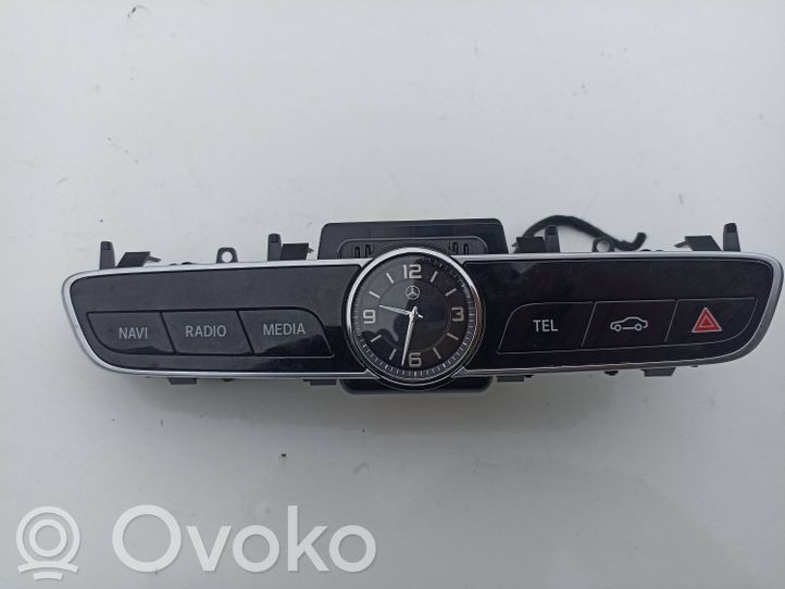 A2138272000 Mercedes-Benz E W213 Clock, 100.00 € | RRR