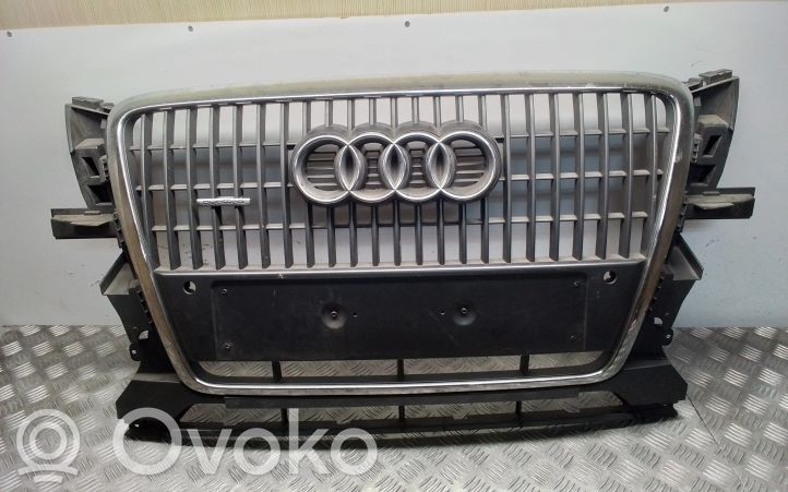 8R0853651 Audi Q5 SQ5 Front bumper upper radiator grill, 170.00 € | RRR