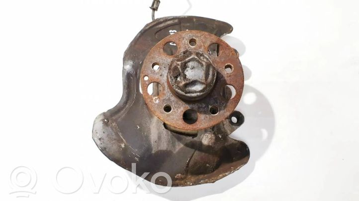 Mercedes-Benz C W203 Front wheel hub, 58.00 € | RRR