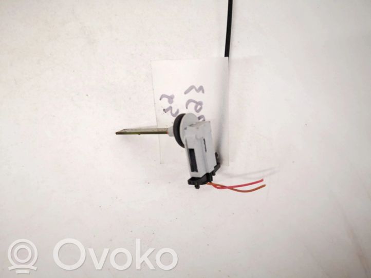 a1638300272 Mercedes-Benz ML W164 Interior temperature sensor, 6.50 € | RRR