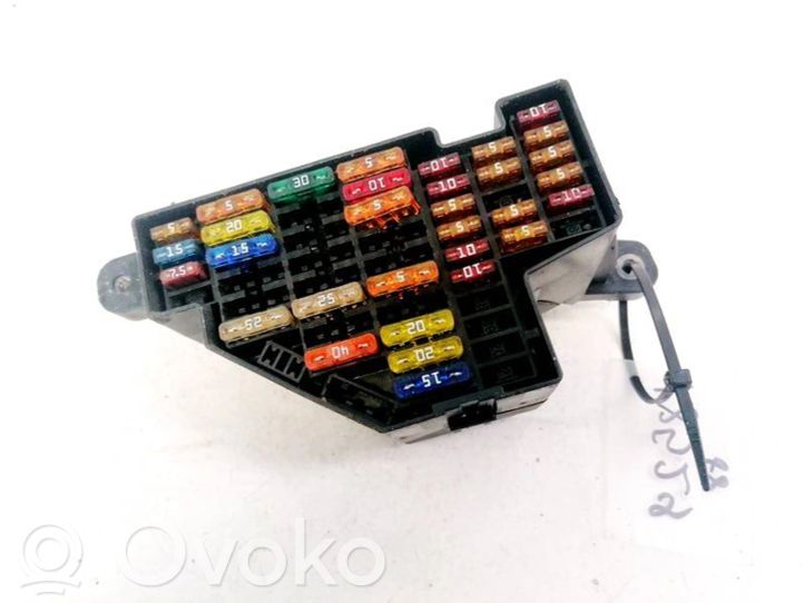 Volkswagen PASSAT B6 Fuse box set, 18.50 € | RRR