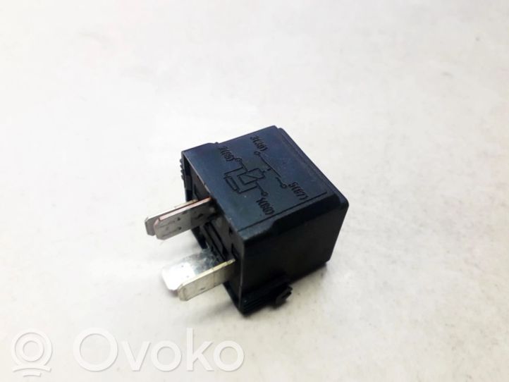 A0025421319 Mercedes-Benz E W211 Other relay, 4.50 € | RRR