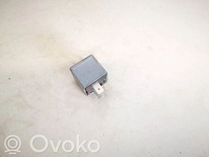 8d0951253a Volkswagen PASSAT B5.5 Other relay, 6.50 € | RRR